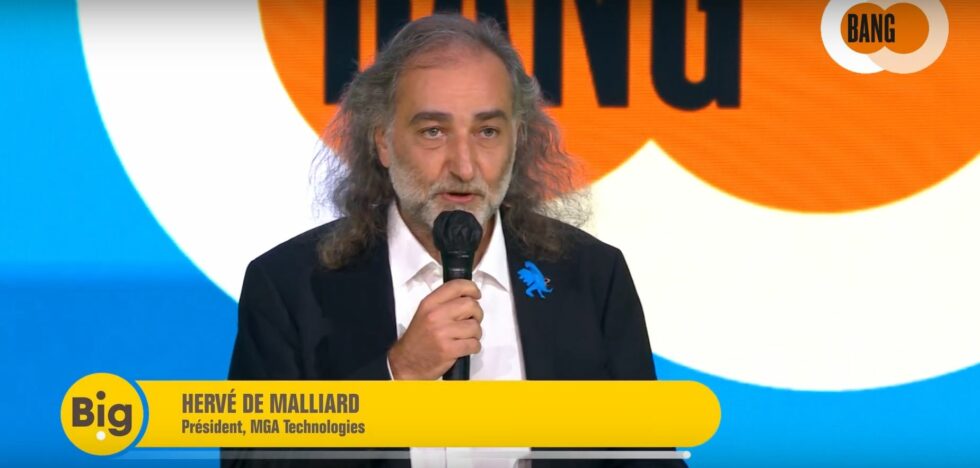 Hervé de Malliard, PDG de MGA Technologies, sur la scène du BIG 2020 ...